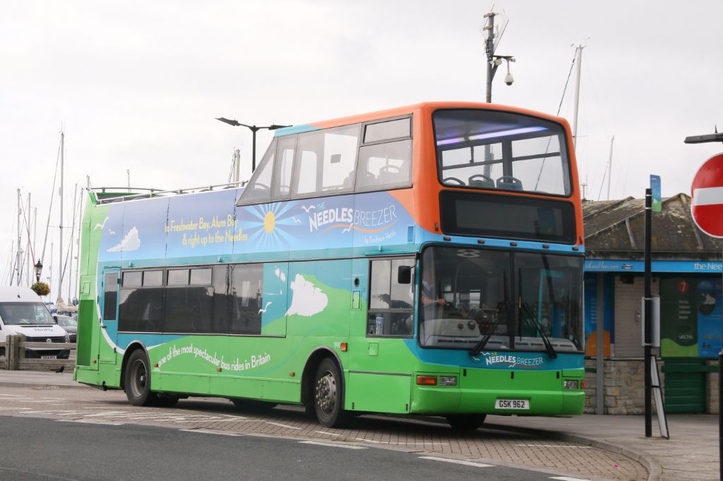 Other English Buses and Coaches (Gallery Seven) - hobbiesphotographic