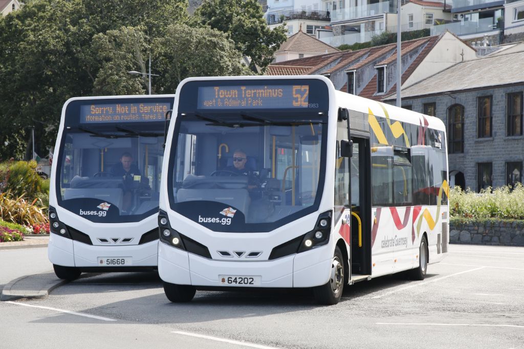 Buses and Coaches around Guernsey - hobbiesphotographic